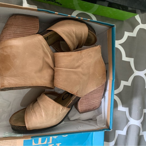 OTBT | Shoes | Otbt Patchouli Heeled Sandals | Poshmark